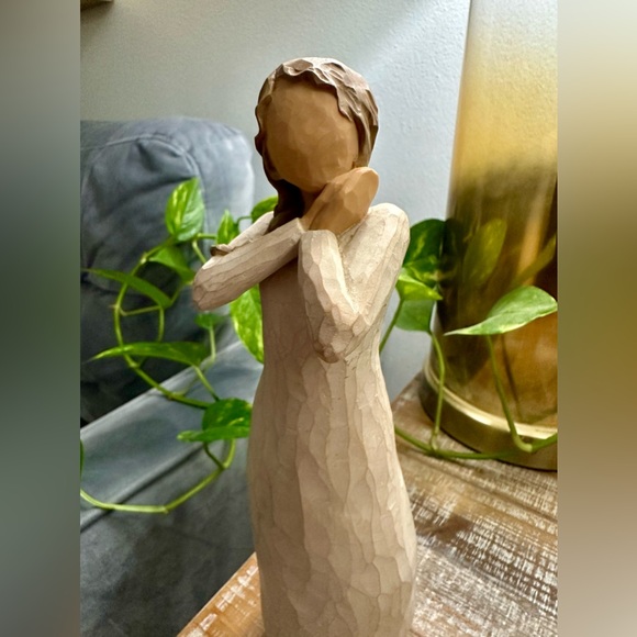 Willow Tree | Accents | Willow Tree Joy 203 Susan Lordi 9 Figurine ...